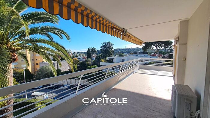 Appartement à vendre - Antibes, Juan-les-Pins, Le Cap - 4 pièces - 2 chambres