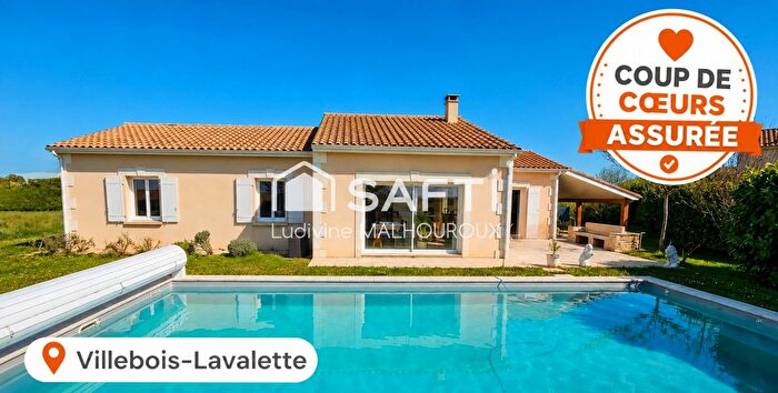 Maison 6 pièces à Villebois-Lavalette, à vendre