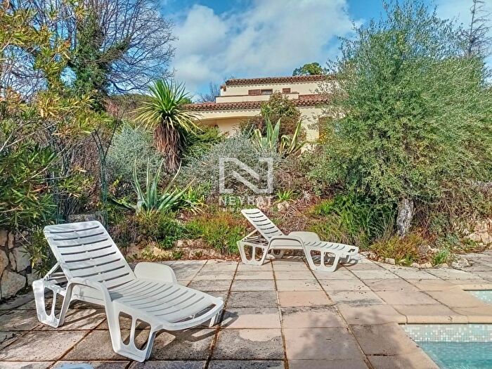 Maison à vendre - Tourrettes - 6 pièces - 5 chambres