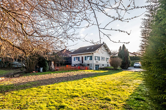 Maison à vendre - Bons-en-Chablais - 7 pièces - 5 chambres
