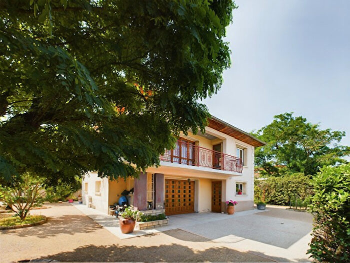 Maison 6 pièces à Chassieu, à vendre