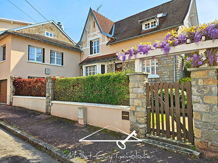 Maison 8 pièces à vendre à Limoges, La Bastide, La Brégère