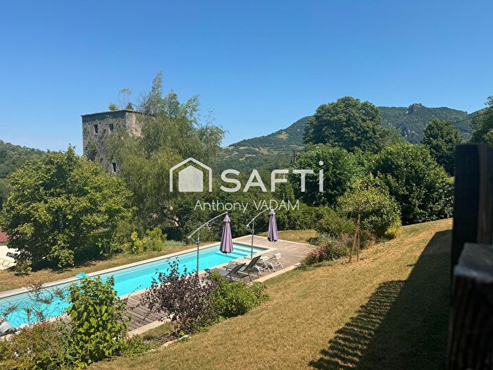 Salins-les-Bains : Maison 4 pièces à vendre