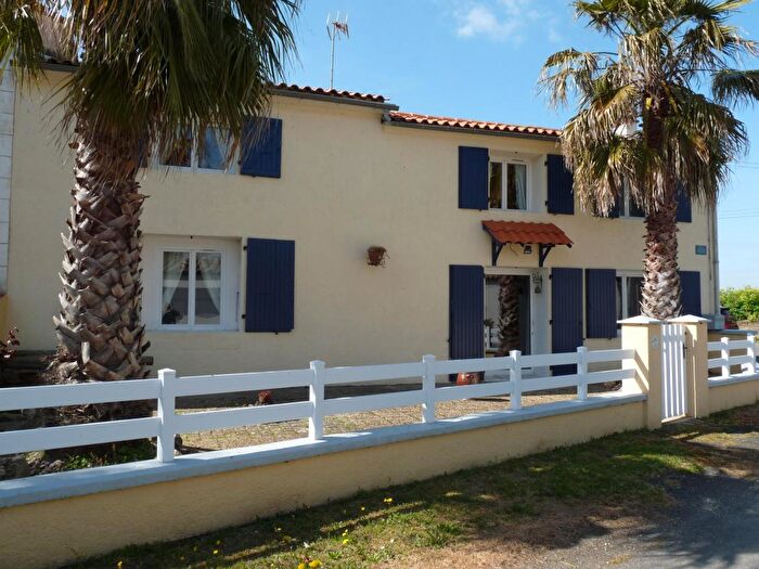 Maison à vendre - Saint-Laurent-de-la-Prée - 7 pièces - 4 chambres