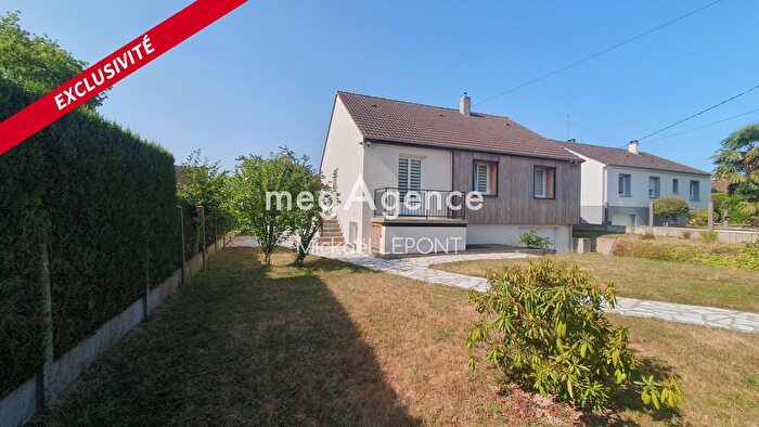 Maison 5 pièces à Aron, à vendre