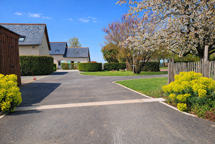 Maison à vendre - Saint-Branchs - 15 pièces - 9 chambres
