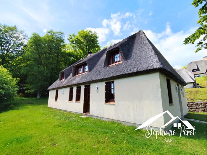 Maison à vendre - Peyrelevade - 4 pièces - 3 chambres