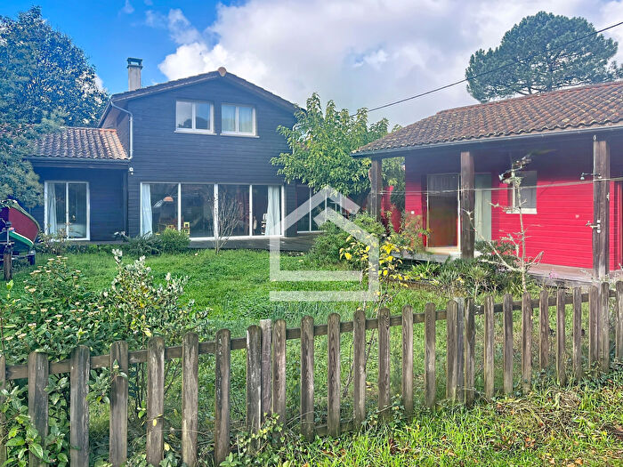 Maison à vendre - Lacanau - 6 pièces - 5 chambres