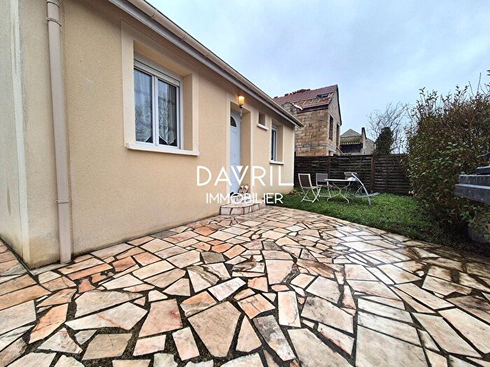 Maison à louer - Neuville-sur-Oise - 3 pièces - 2 chambres