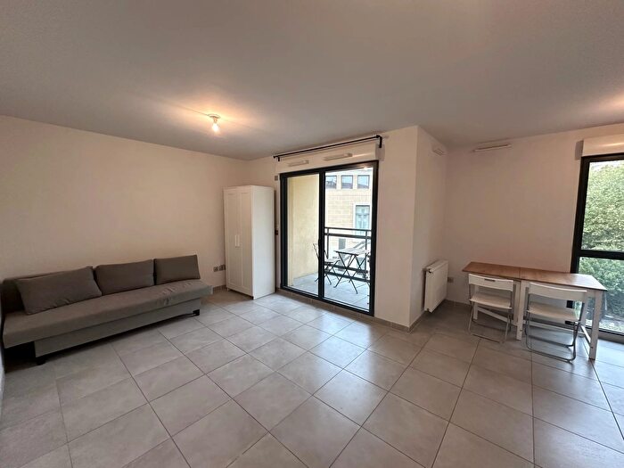 Appartement 1 pièce à louer à Aix-en-Provence, Pont de l'Arc