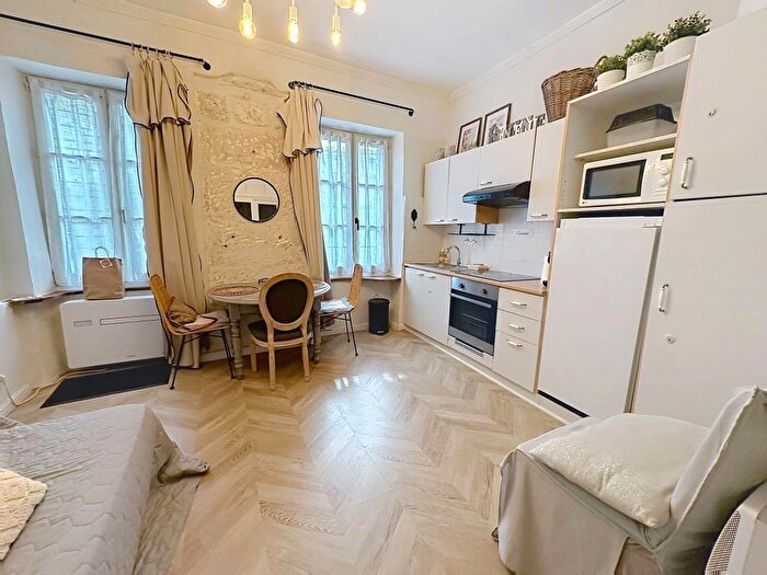 Appartement 2 pièces à louer à Avignon, Carmes, Carreterie, Université