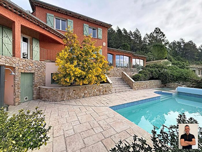 Maison à vendre - Vins-sur-Caramy - 6 pièces - 4 chambres