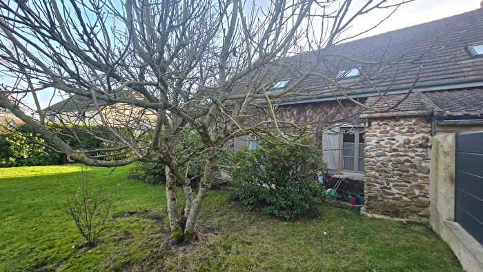 Maison 7 pièces à Bullion, à vendre