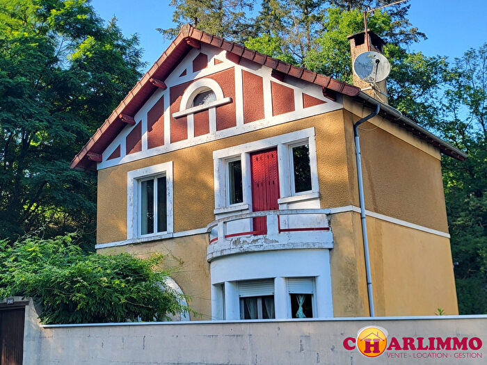 Saillat-sur-Vienne : Maison 4 pièces à vendre