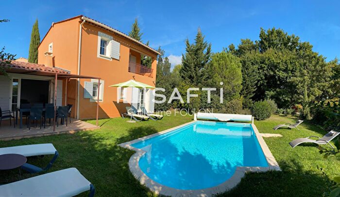 Maison à vendre - Saint-Saturnin-lès-Apt - 5 pièces - 4 chambres