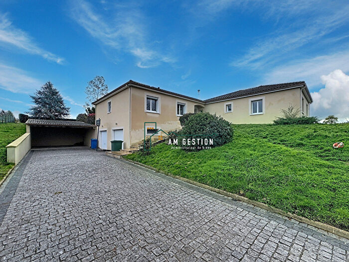 Maison à vendre - Saint-Just-le-Martel - 9 pièces - 5 chambres