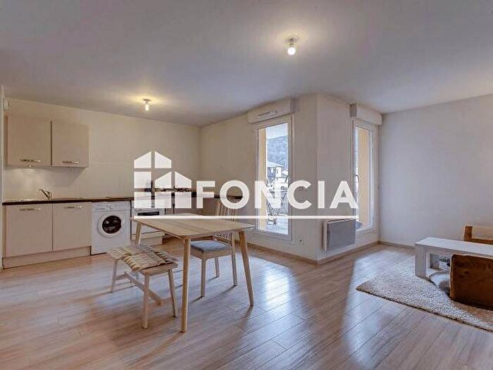 Appartement à louer - Sud, Gières - 2 pièces - 1 chambre