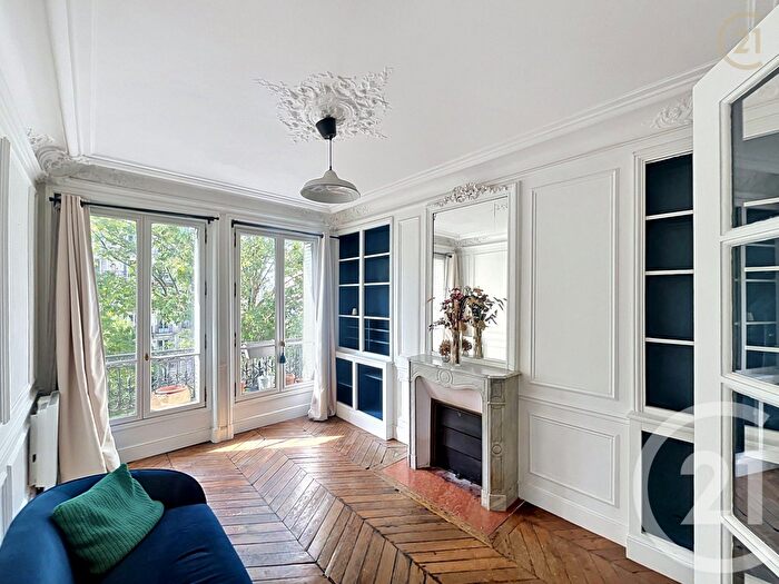 Paris 18ème, Barbès, Château Rouge : Appartement 4 pièces à vendre
