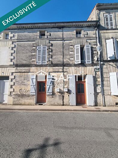 Maison à vendre - Matha - 8 pièces - 5 chambres
