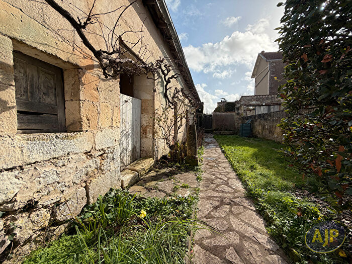 Maison à vendre - Pons - 11 pièces - 7 chambres