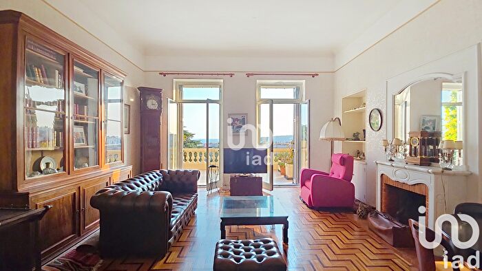 Appartement à vendre - Menton, Hôtel de Ville, Vieille Ville, Musée, Madone, Carnolès - 5 pièces - 2 chambres