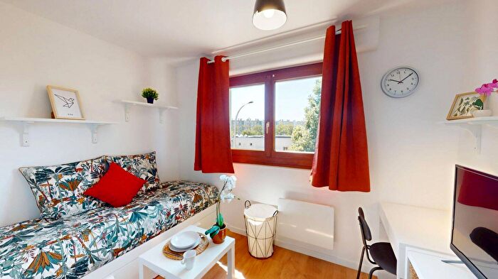 Appartement à louer - Carrieres-Sentiers, Orly - 1 pièce