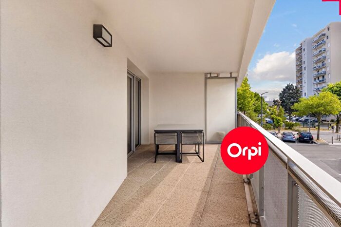 Appartement 2 pièces à vendre - Saint-Priest, Centre-ville
