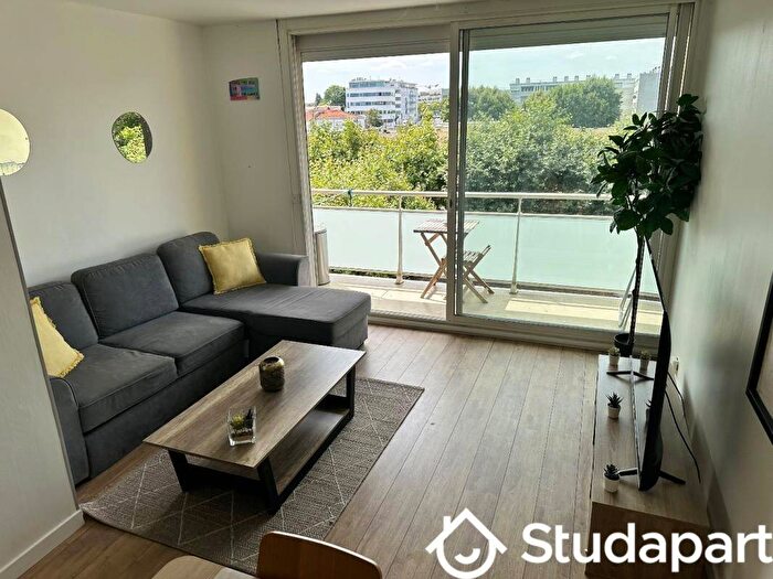 Appartement à louer - Palmer, Cenon - 1 pièce - 2 chambres