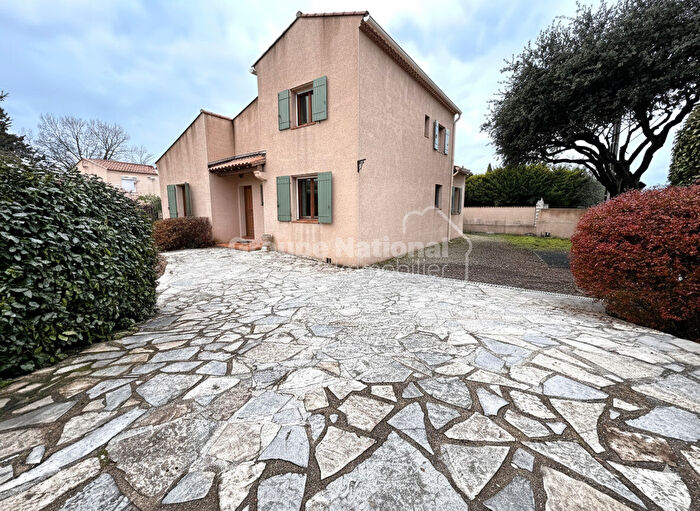 Maison à vendre - Villevieille - 6 pièces - 4 chambres