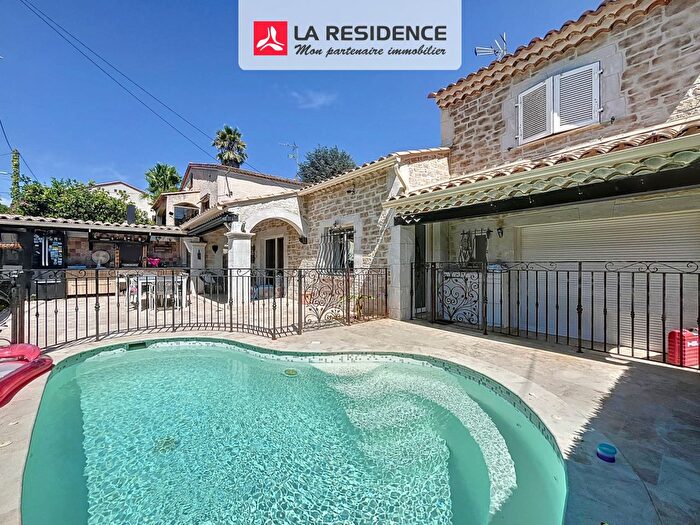 Maison à vendre - Cagnes-sur-Mer, Les Bréguières - 6 pièces - 4 chambres