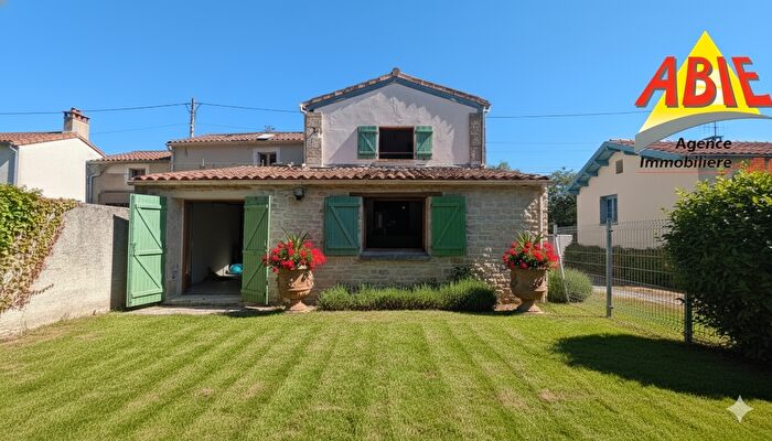 Maison à vendre - Damvix - 5 pièces - 3 chambres