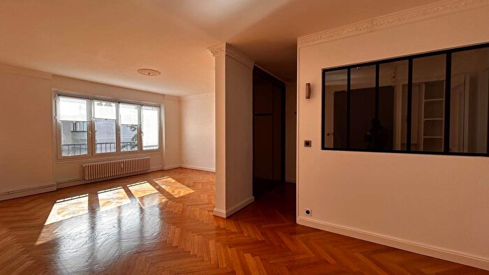 Appartement à louer - Centre Ville, Tassin-la-Demi-Lune - 4 pièces - 3 chambres