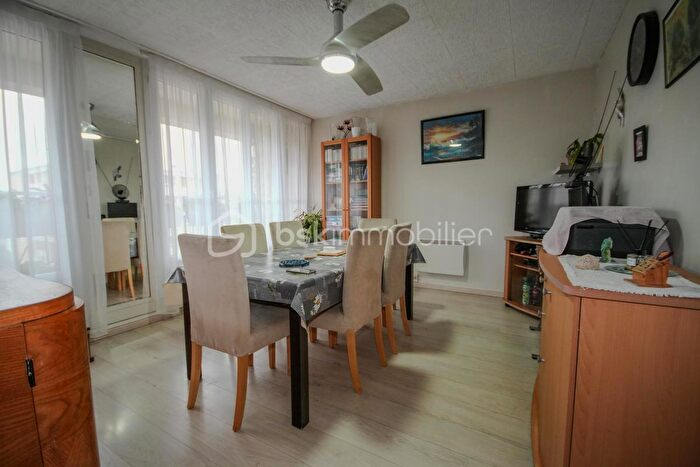 Appartement à vendre - Neuilly-sur-Marne, Carnot, République - 3 pièces - 2 chambres