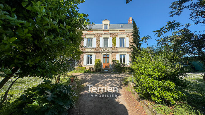Maison à vendre - Saint-Georges-sur-Loire - 10 pièces - 7 chambres