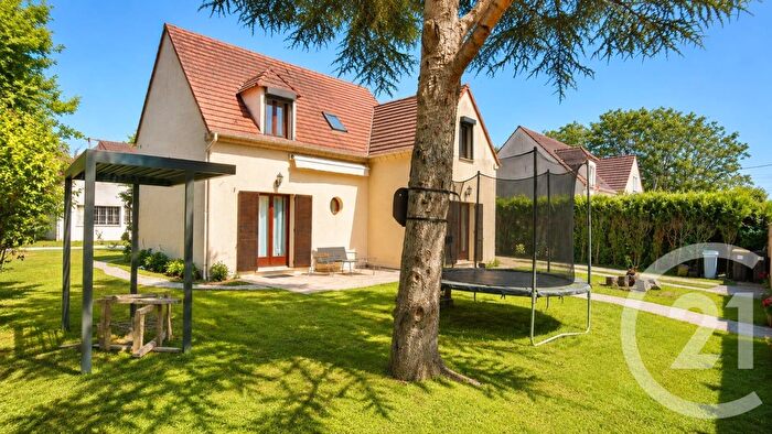 Champagne-sur-Oise : Maison 6 pièces à vendre