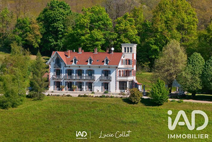 La Côte-Saint-André : Maison 14 pièces à vendre