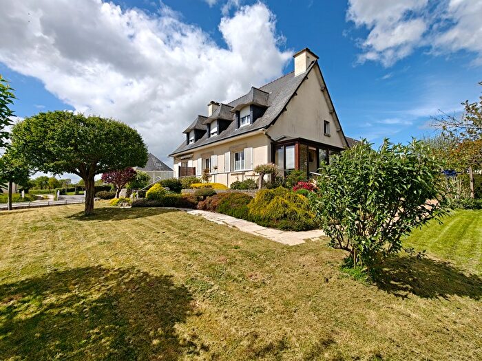 Maison à vendre - Irodouër - 7 pièces - 5 chambres