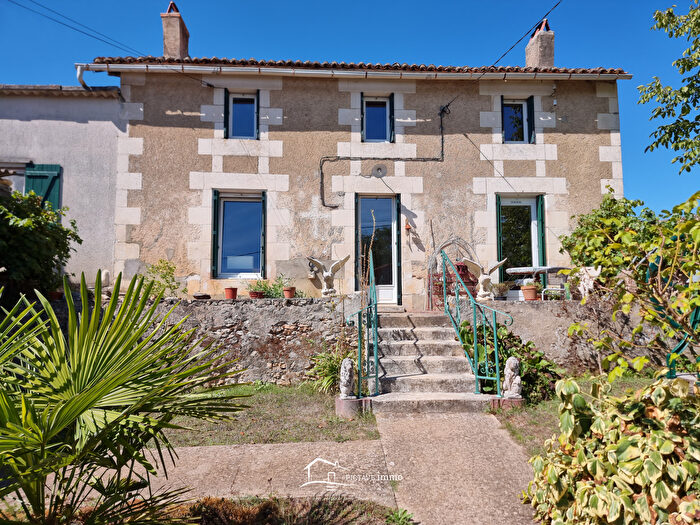 Chiré-en-Montreuil : Maison 4 pièces à vendre