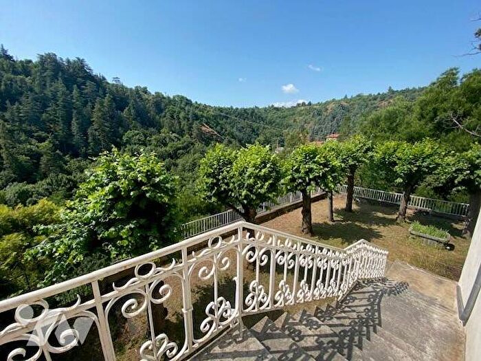 Appartement à louer - Annonay - 8 pièces - 4 chambres