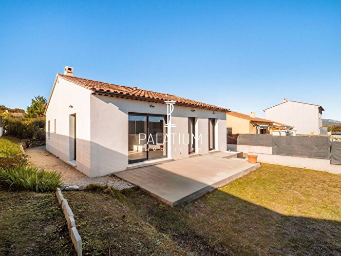 Maison à louer - Sainte-Tulle - 5 pièces - 4 chambres