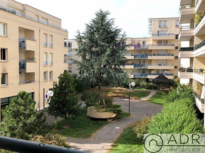 Centre Ville, Rosny-sous-Bois : Appartement 2 pièces à louer