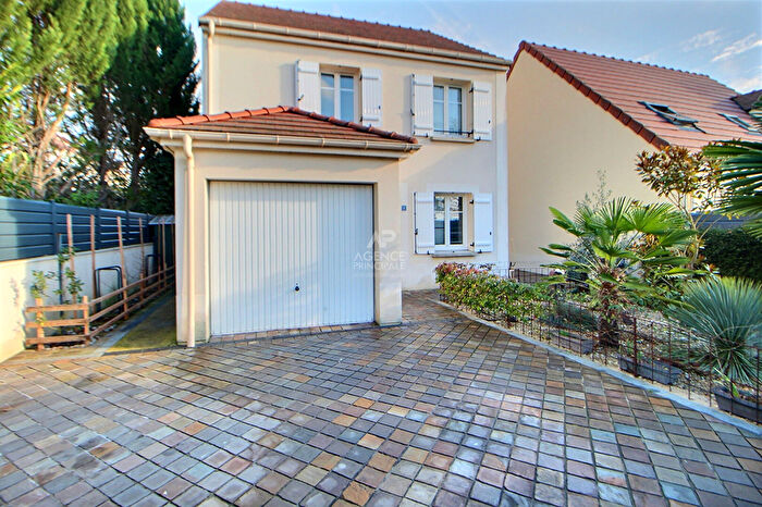 Maison à vendre - Chanteloup-les-Vignes - 5 pièces - 4 chambres