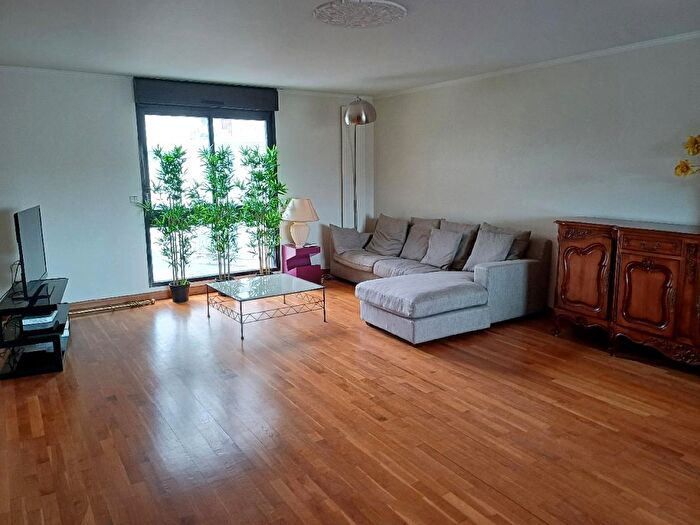 Maisons à vendre et appartements à louer - 1