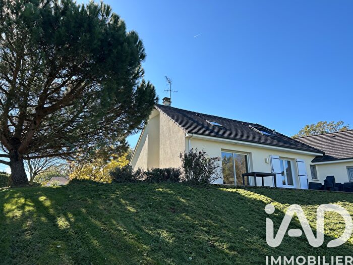 Maison à vendre - Saint-Clément - 6 pièces - 5 chambres