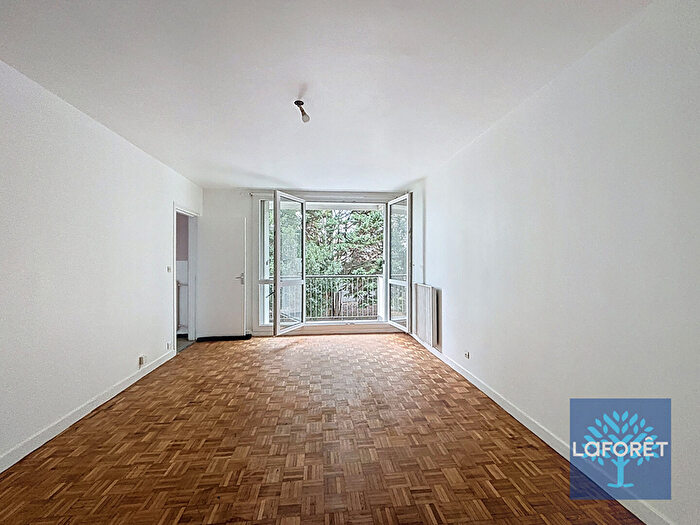 Noisy-le-Grand, Nord : Appartement 1 pièce à vendre