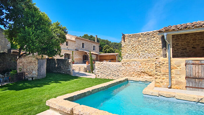 Maison à vendre - Uzès - 7 pièces - 5 chambres