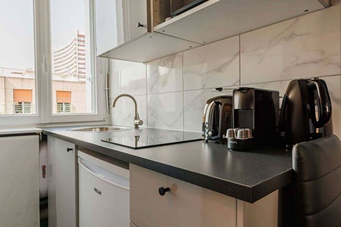 Appartement 1 pièce à louer à Emeriau-Zola, Paris 15ème arrondissement