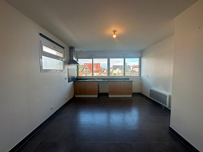 Appartement à louer - Viry-Châtillon, Le Plateau - 2 pièces - 1 chambre