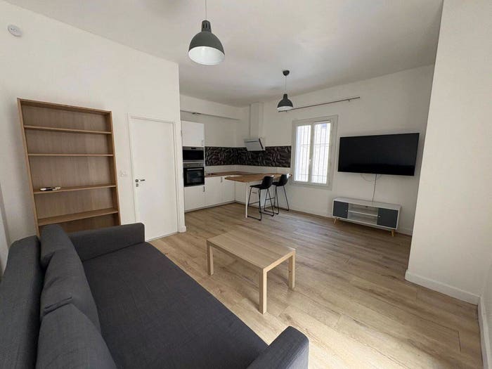 Casernes, Nîmes : Appartement 1 pièce à louer