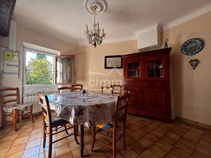 Maison à vendre - Laragne-Montéglin - 4 pièces - 2 chambres